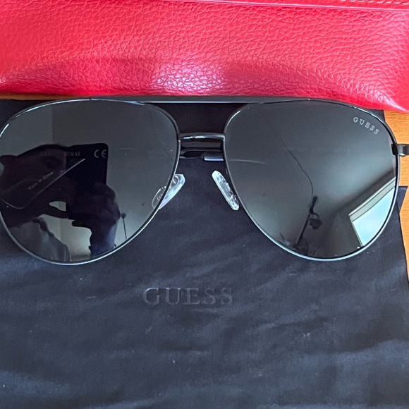 Guess | Accessories | Guess Black Aviator Sunglasses | Poshmark